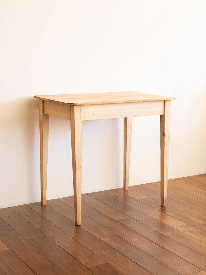 Table / テーブル – RECTOHALL