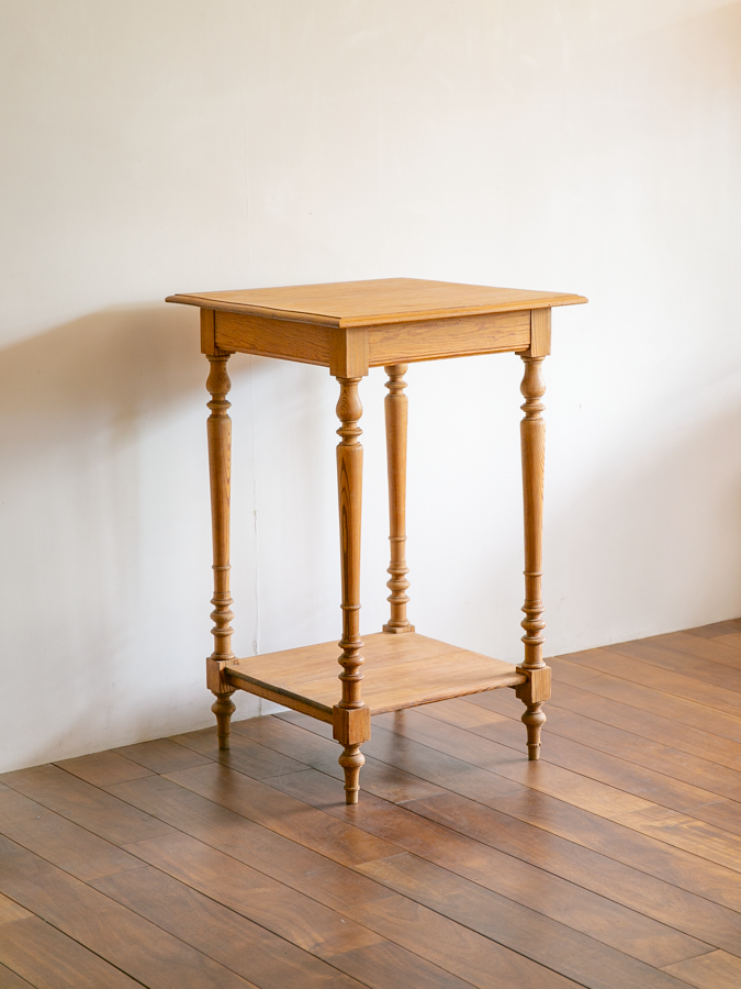 Display stand / 飾り台 – RECTOHALL