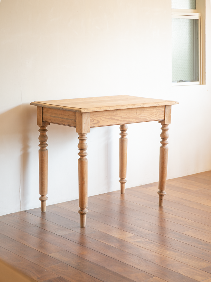 Pine desk / パインデスク – RECTOHALL