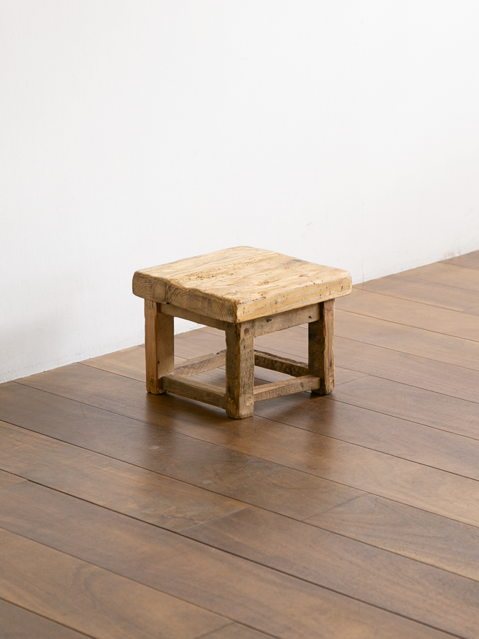 Mini stool – RECTOHALL